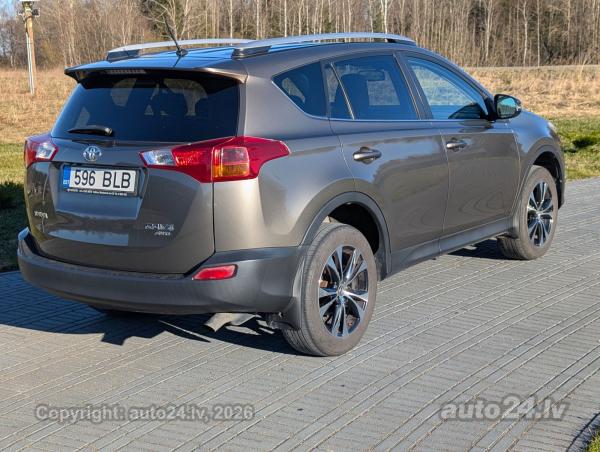 Brown Toyota RAV4 2014 in Tallinn, with an engine capacity of 2.00 L and mileage of 289 thousand km for 11999 €, photo 5 on AUTOMOTO.COM.LV
