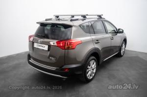 Brown Toyota RAV4 2014 in Tallinn, with an engine capacity of 2.00 L and mileage of 108 thousand km for 15899 €, photo 5 on AUTOMOTO.COM.LV
