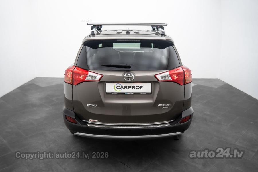 Brown Toyota RAV4 2014 in Tallinn, with an engine capacity of 2.00 L and mileage of 108 thousand km for 15899 €, photo 6 on AUTOMOTO.COM.LV