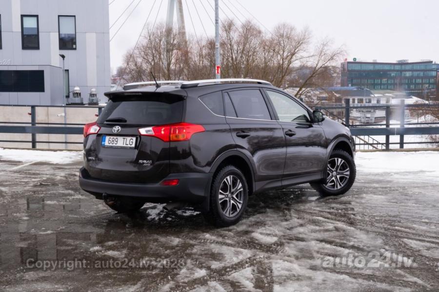 Brūns Toyota RAV4 2015 Tartu, ar dzinēja tilpumu 2.00 L un nobraukumu 159 tūkst. km par 11999 €, foto 2 vietnē AUTOMOTO.COM.LV