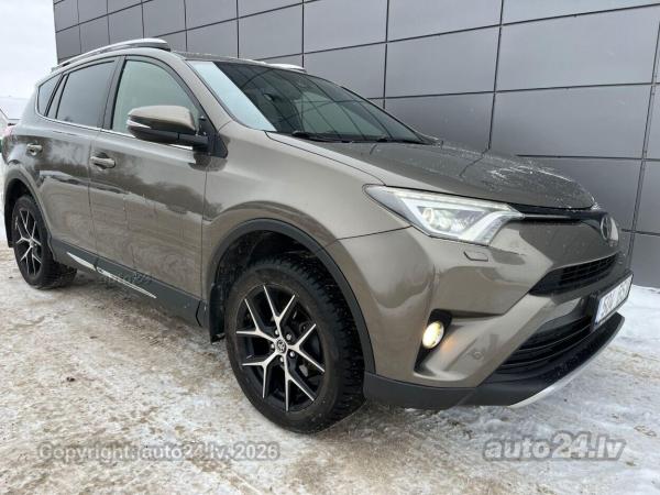 Brūns Toyota RAV4 2017 Kuresāre, ar dzinēja tilpumu 2.00 L un nobraukumu 176 tūkst. km par 15990 €, foto 3 vietnē AUTOMOTO.COM.LV