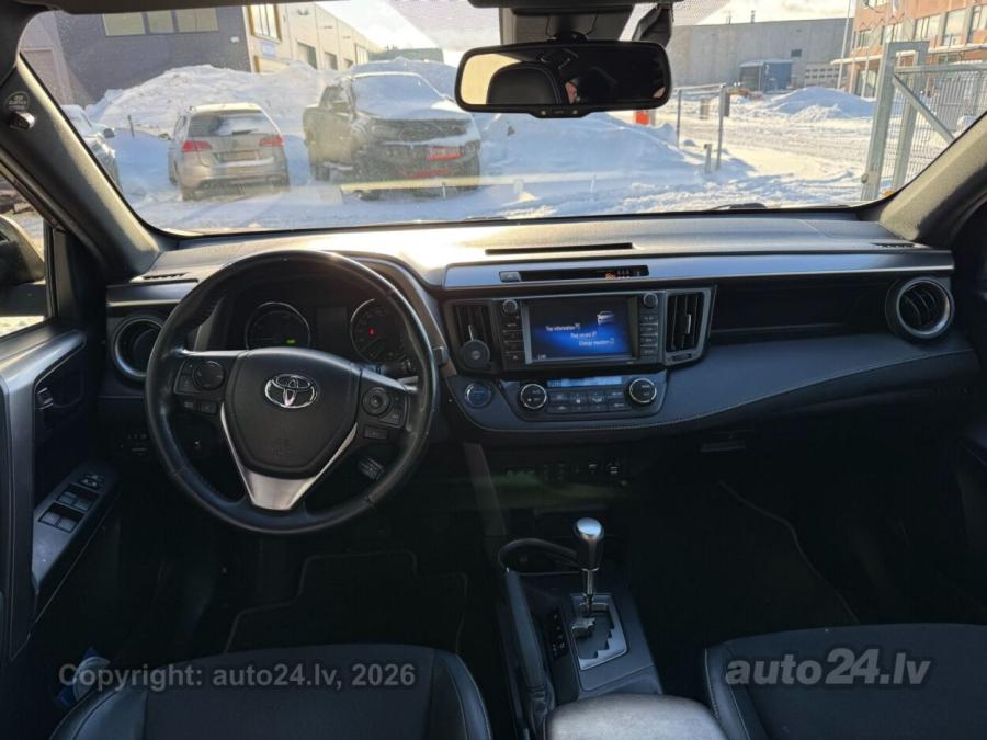 Brūns Toyota RAV4 2017 Tallina, ar dzinēja tilpumu 2.50 L un nobraukumu 175 tūkst. km par 14900 €, foto 4 vietnē AUTOMOTO.COM.LV