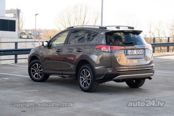 Brūns Toyota RAV4 2017 Tartu, ar dzinēja tilpumu 2.50 L un nobraukumu 195 tūkst. km par 14499 €, foto 4 vietnē AUTOMOTO.COM.LV