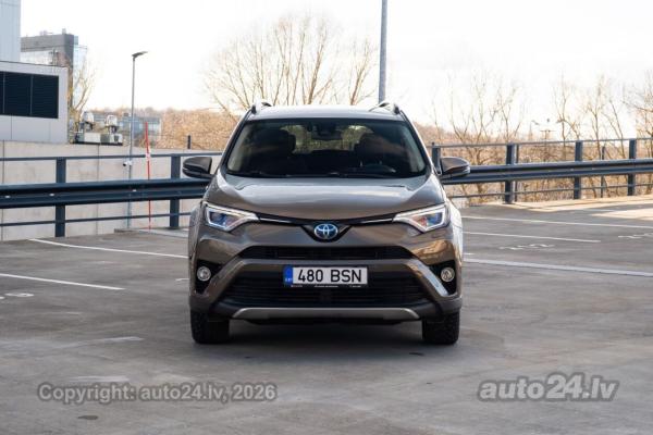 Brūns Toyota RAV4 2017 Tartu, ar dzinēja tilpumu 2.50 L un nobraukumu 195 tūkst. km par 14499 €, foto 5 vietnē AUTOMOTO.COM.LV