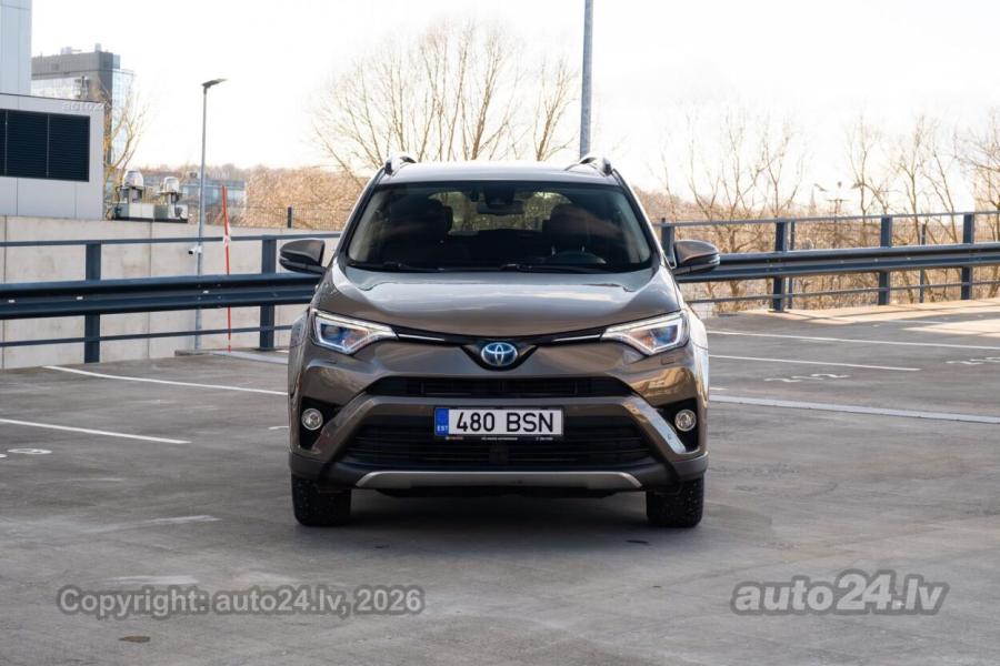 Brūns Toyota RAV4 2017 Tartu, ar dzinēja tilpumu 2.50 L un nobraukumu 195 tūkst. km par 14499 €, foto 5 vietnē AUTOMOTO.COM.LV