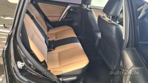 Brown Toyota RAV4 2017 in Tartu, with an engine capacity of 2.50 L and mileage of 143 thousand km for 18900 €, photo 8 on AUTOMOTO.COM.LV