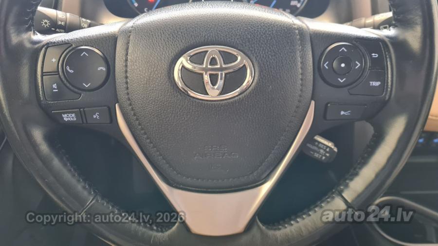 Brown Toyota RAV4 2017 in Tartu, with an engine capacity of 2.50 L and mileage of 143 thousand km for 18900 €, photo 11 on AUTOMOTO.COM.LV