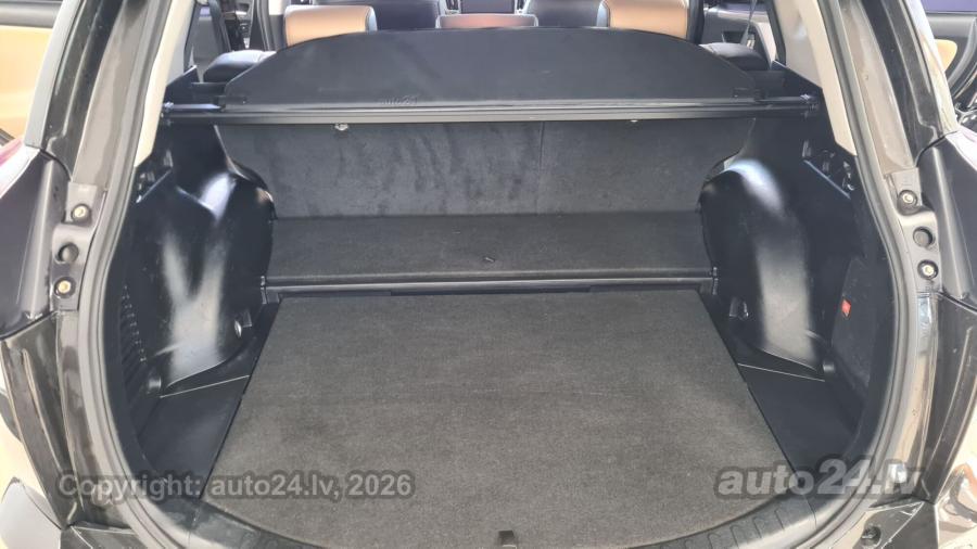Brown Toyota RAV4 2017 in Tartu, with an engine capacity of 2.50 L and mileage of 143 thousand km for 18900 €, photo 18 on AUTOMOTO.COM.LV