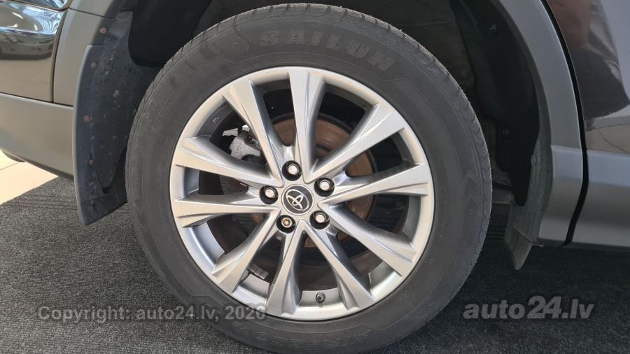 Brown Toyota RAV4 2017 in Tartu, with an engine capacity of 2.50 L and mileage of 143 thousand km for 18900 €, photo 21 on AUTOMOTO.COM.LV