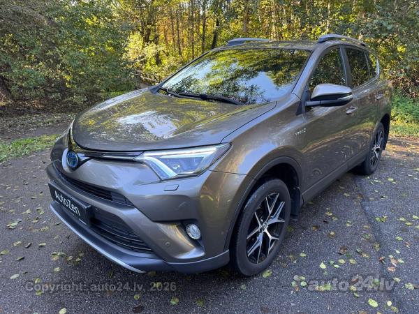 Коричневый Тойота РАВ 4 2017 в Таллин, объемом двигателя 2.50 л и пробегом 72 тыс. км за 17995 €, фото 1 на AUTOMOTO.COM.LV