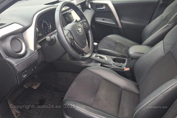 Brown Toyota RAV4 2018 in Paide, with an engine capacity of 2.50 L and mileage of 133 thousand km for 17990 €, photo 11 on AUTOMOTO.COM.LV