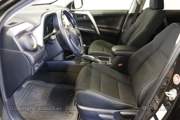 Brūns Toyota RAV4 2018 Tallina, ar dzinēja tilpumu 1.99 L un nobraukumu 137 tūkst. km par 16900 €, foto 11 vietnē AUTOMOTO.COM.LV