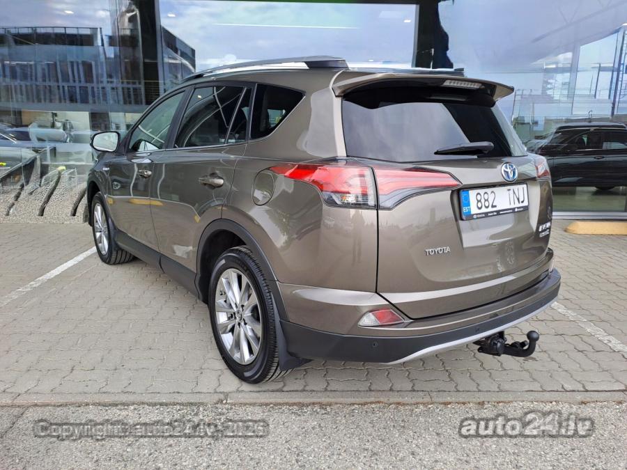 Brūns Toyota RAV4 2018 Tallina, ar dzinēja tilpumu 2.50 L un nobraukumu 146 tūkst. km par 18490 €, foto 3 vietnē AUTOMOTO.COM.LV