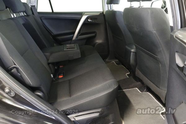 Brūns Toyota RAV4 2018 Tallina, ar dzinēja tilpumu 2.49 L un nobraukumu 170 tūkst. km par 16900 €, foto 7 vietnē AUTOMOTO.COM.LV