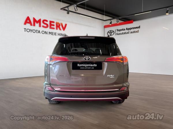 Brown Toyota RAV4 2018 in Parnu, with an engine capacity of 2.00 L and mileage of 119 thousand km for 18300 €, photo 4 on AUTOMOTO.COM.LV