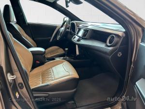 Brūns Toyota RAV4 2018 Pērnava, ar dzinēja tilpumu 2.00 L un nobraukumu 119 tūkst. km par 18300 €, foto 7 vietnē AUTOMOTO.COM.LV