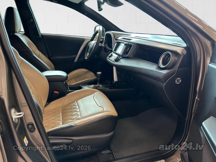 Brūns Toyota RAV4 2018 Pērnava, ar dzinēja tilpumu 2.00 L un nobraukumu 119 tūkst. km par 18300 €, foto 7 vietnē AUTOMOTO.COM.LV