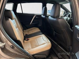 Brūns Toyota RAV4 2018 Pērnava, ar dzinēja tilpumu 2.00 L un nobraukumu 119 tūkst. km par 18300 €, foto 8 vietnē AUTOMOTO.COM.LV