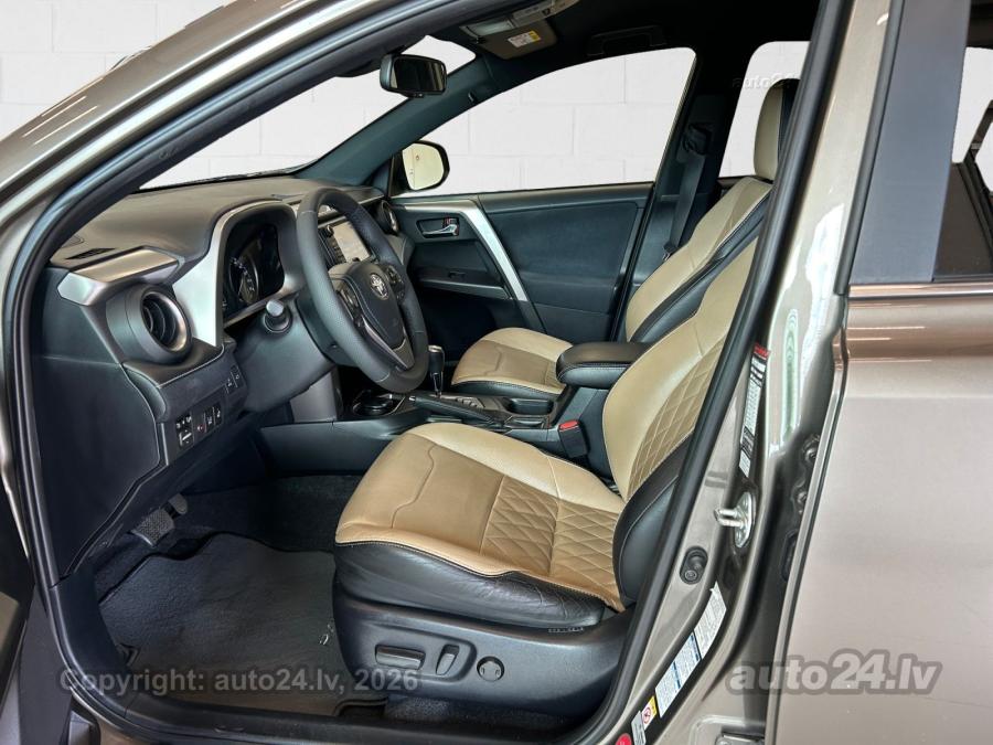 Brūns Toyota RAV4 2018 Pērnava, ar dzinēja tilpumu 2.00 L un nobraukumu 119 tūkst. km par 18300 €, foto 12 vietnē AUTOMOTO.COM.LV