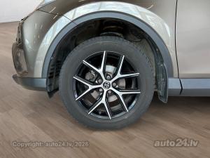 Brūns Toyota RAV4 2018 Pērnava, ar dzinēja tilpumu 2.00 L un nobraukumu 119 tūkst. km par 18300 €, foto 15 vietnē AUTOMOTO.COM.LV