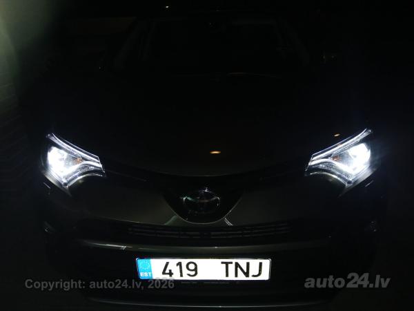 Brūns Toyota RAV4 2018 Tallina, ar dzinēja tilpumu 2.00 L un nobraukumu 58 tūkst. km par 22500 €, foto 3 vietnē AUTOMOTO.COM.LV