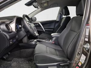 Brūns Toyota RAV4 2018 Tallina, ar dzinēja tilpumu 2.50 L un nobraukumu 164 tūkst. km par 17490 €, foto 12 vietnē AUTOMOTO.COM.LV