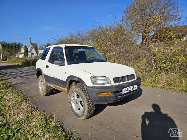 Toyota RAV4 1994 in Vilnius, with an engine capacity of 2.00 L and mileage of 305 thousand km for 2200 €, photo 2 on AUTOMOTO.COM.LV