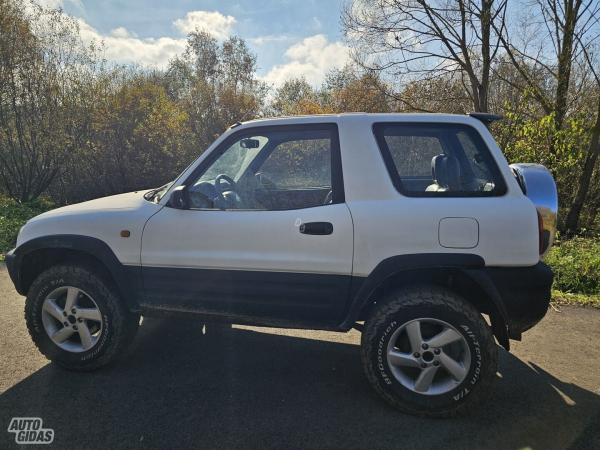 Toyota RAV4 1994 in Vilnius, with an engine capacity of 2.00 L and mileage of 305 thousand km for 2200 €, photo 7 on AUTOMOTO.COM.LV