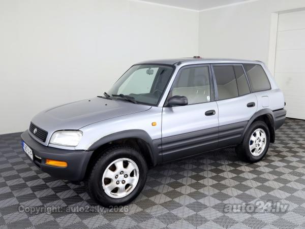 Toyota RAV4 1996 in Tallinn, with an engine capacity of 2.00 L and mileage of 464 thousand km for 1699 €, photo 2 on AUTOMOTO.COM.LV