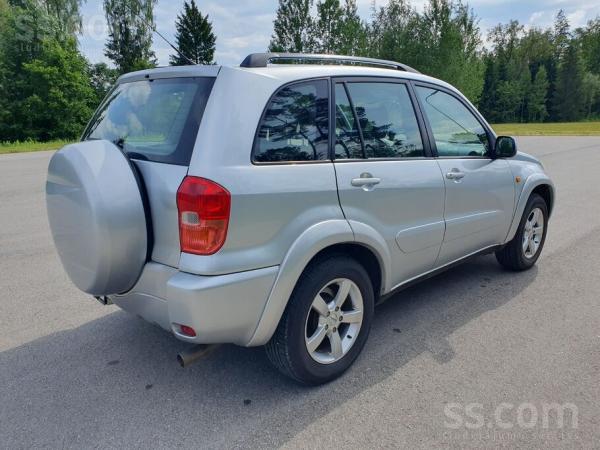 Toyota RAV4 2001 Madona, ar dzinēja tilpumu 2.00 L un nobraukumu 423 tūkst. km par 3300 €, foto 4 vietnē AUTOMOTO.COM.LV