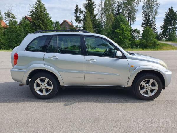 Toyota RAV4 2001 Madona, ar dzinēja tilpumu 2.00 L un nobraukumu 423 tūkst. km par 3300 €, foto 5 vietnē AUTOMOTO.COM.LV