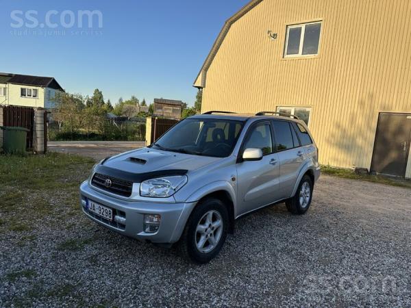 Toyota RAV4 2002 in Rezekne, with an engine capacity of 2.00 L and mileage of 328 thousand km for 2999 €, photo 1 on AUTOMOTO.COM.LV