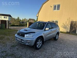 Toyota RAV4 2002 in Rezekne, with an engine capacity of 2.00 L and mileage of 328 thousand km for 2999 €, photo 1 on AUTOMOTO.COM.LV