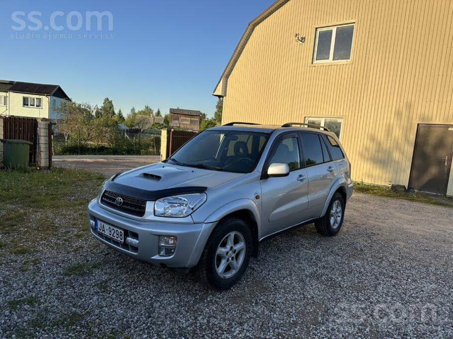 Toyota RAV4 2002 in Rezekne, with an engine capacity of 2.00 L and mileage of 328 thousand km for 2999 €, photo 1 on AUTOMOTO.COM.LV