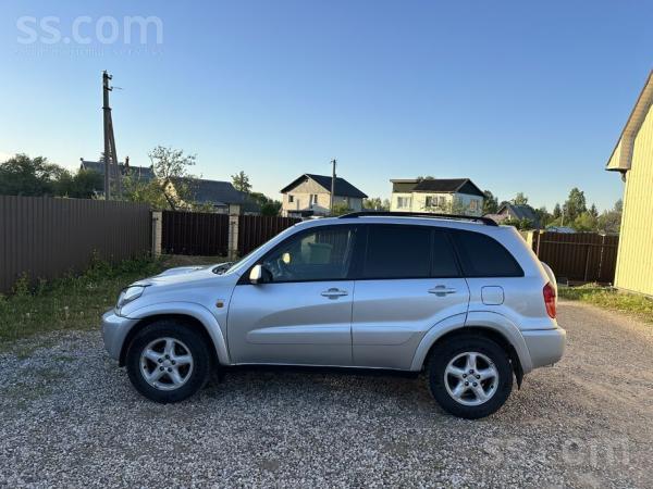 Toyota RAV4 2002 in Rezekne, with an engine capacity of 2.00 L and mileage of 328 thousand km for 2999 €, photo 2 on AUTOMOTO.COM.LV