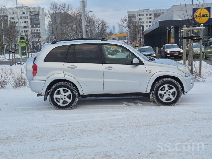Toyota RAV4 2002 Rīga, ar dzinēja tilpumu 2.00 L un nobraukumu 0 tūkst. km par 2150 €, foto 4 vietnē AUTOMOTO.COM.LV