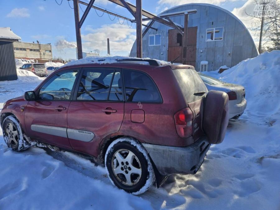 Toyota RAV4 2002 in Ignalina, with an engine capacity of 2.00 L and mileage of 282 thousand km for 1450 €, photo 3 on AUTOMOTO.COM.LV