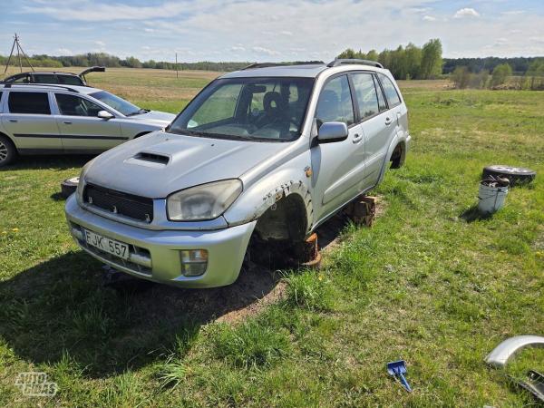 Toyota RAV4 2002 in Vievis, with an engine capacity of 2.00 L and mileage of 340 thousand km for 999 €, photo 3 on AUTOMOTO.COM.LV
