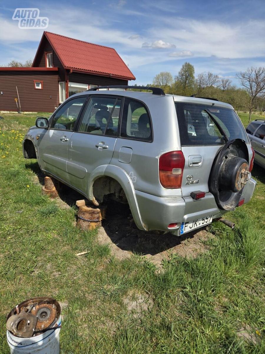 Toyota RAV4 2002 Vievis, ar dzinēja tilpumu 2.00 L un nobraukumu 340 tūkst. km par 999 €, foto 5 vietnē AUTOMOTO.COM.LV