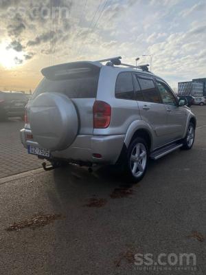 Toyota RAV4 2002 in Riga, with an engine capacity of 1.90 L and mileage of 286 thousand km for 2300 €, photo 7 on AUTOMOTO.COM.LV