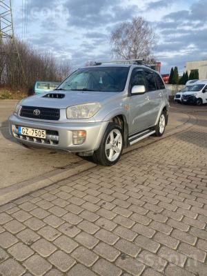 Toyota RAV4 2002 in Riga, with an engine capacity of 1.90 L and mileage of 286 thousand km for 2300 €, photo 8 on AUTOMOTO.COM.LV