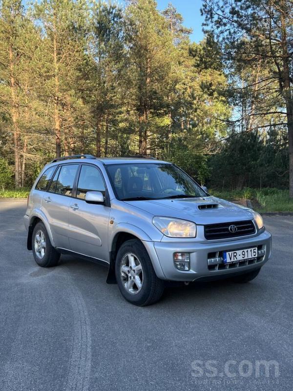 Toyota RAV4 2002 in Riga, with an engine capacity of 2.00 L and mileage of 360 thousand km for 1950 €, photo 1 on AUTOMOTO.COM.LV