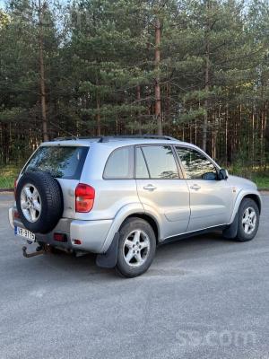 Toyota RAV4 2002 Rīga, ar dzinēja tilpumu 2.00 L un nobraukumu 360 tūkst. km par 1950 €, foto 4 vietnē AUTOMOTO.COM.LV