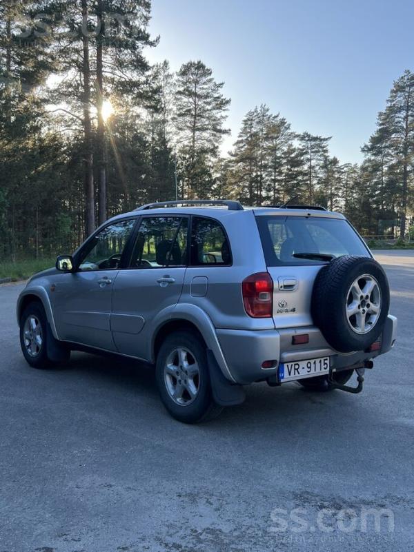 Toyota RAV4 2002 in Riga, with an engine capacity of 2.00 L and mileage of 360 thousand km for 1950 €, photo 4 on AUTOMOTO.COM.LV