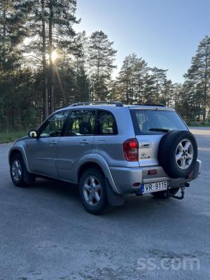 Toyota RAV4 2002 Rīga, ar dzinēja tilpumu 2.00 L un nobraukumu 360 tūkst. km par 1950 €, foto 5 vietnē AUTOMOTO.COM.LV