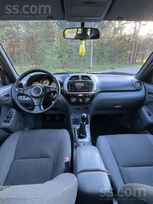 Toyota RAV4 2002 Rīga, ar dzinēja tilpumu 2.00 L un nobraukumu 360 tūkst. km par 1950 €, foto 8 vietnē AUTOMOTO.COM.LV