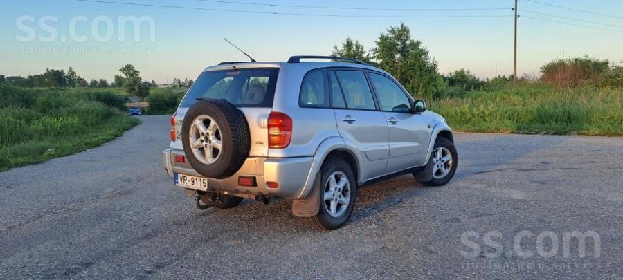 Toyota RAV4 2002 in Daugavpils, with an engine capacity of 2.00 L and mileage of 369 thousand km for 2450 €, photo 7 on AUTOMOTO.COM.LV