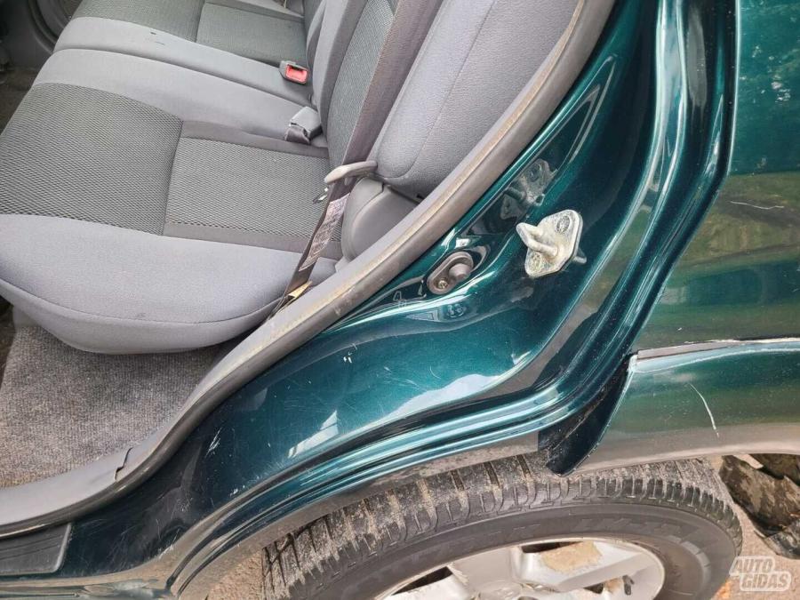 Toyota RAV4 2002 Marijampole, ar dzinēja tilpumu 2.00 L un nobraukumu 245 tūkst. km par 1889 €, foto 15 vietnē AUTOMOTO.COM.LV