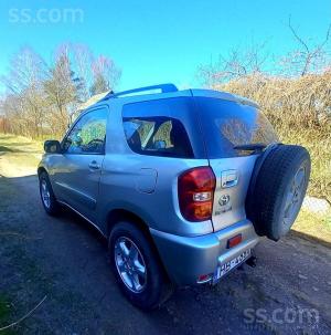 Toyota RAV4 2003 Rīga, ar dzinēja tilpumu 2.00 L un nobraukumu 214 tūkst. km par 1900 €, foto 3 vietnē AUTOMOTO.COM.LV