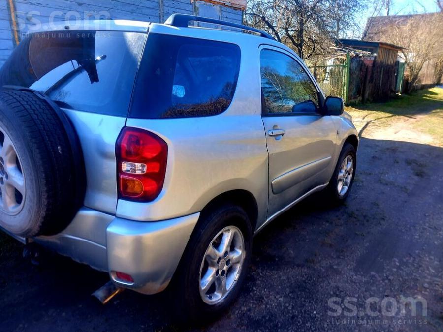 Toyota RAV4 2003 Rīga, ar dzinēja tilpumu 2.00 L un nobraukumu 214 tūkst. km par 1900 €, foto 5 vietnē AUTOMOTO.COM.LV